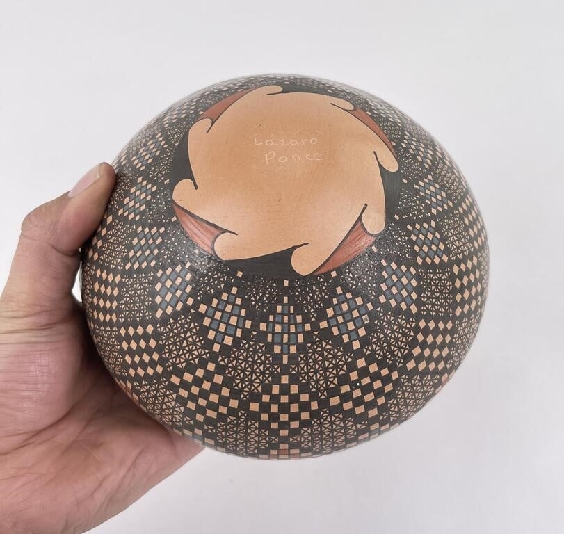 Lazaro Ponce | Lazaro Ponce Mata Ortiz Pottery Vase Pot | MutualArt