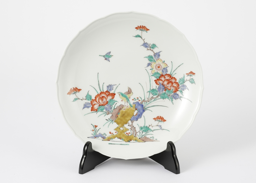 Kakiemon Sakaida (14th) | Plate depicting peony and bird | MutualArt