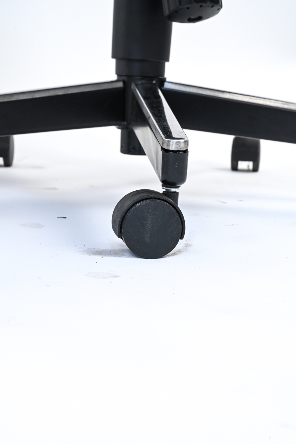 Charles Cecil‏ Pollock | PAIR OF CHARLES POLLACK FOR KNOLL CHAIRS ...