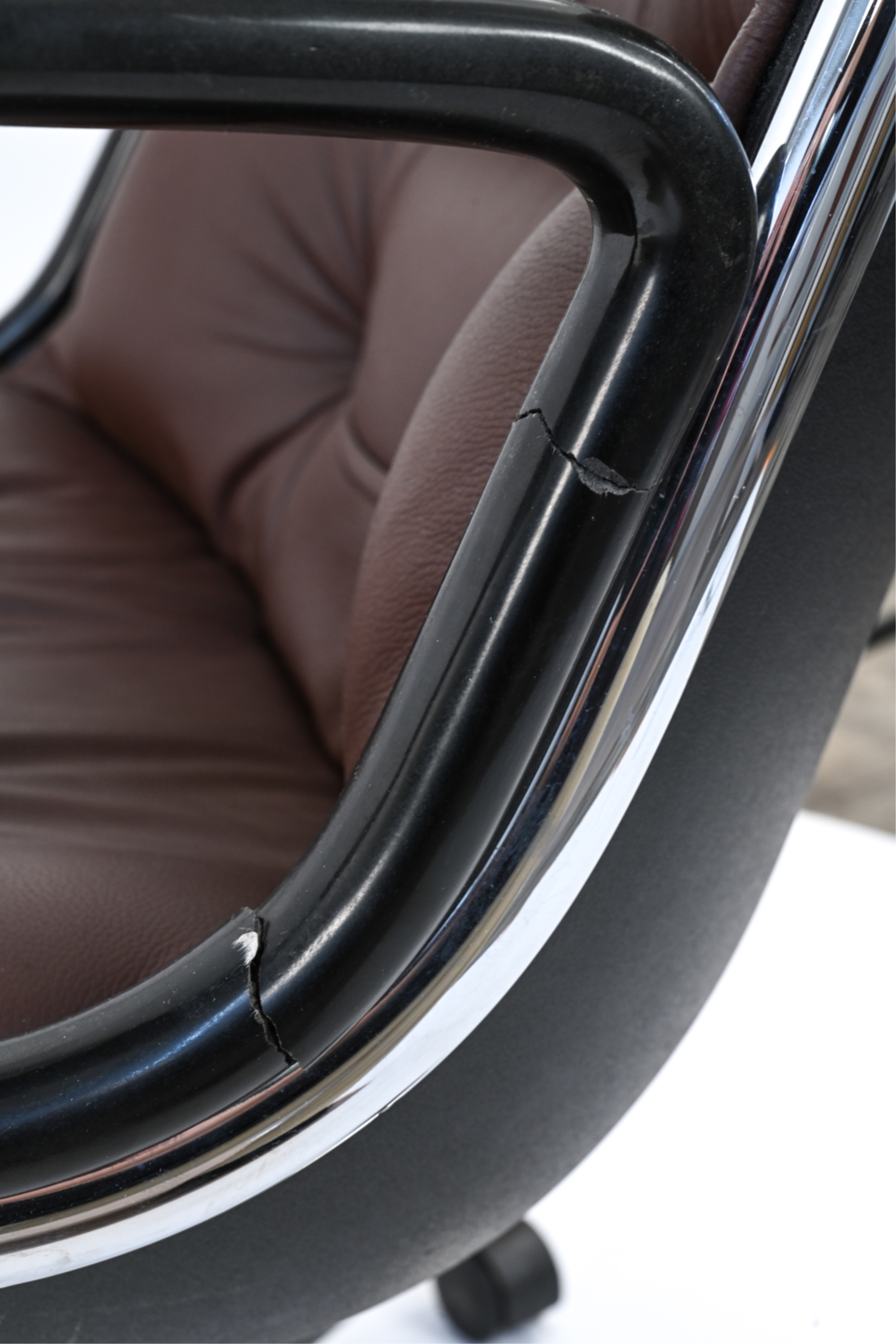 Charles Cecil‏ Pollock | PAIR OF CHARLES POLLACK FOR KNOLL CHAIRS | MutualArt