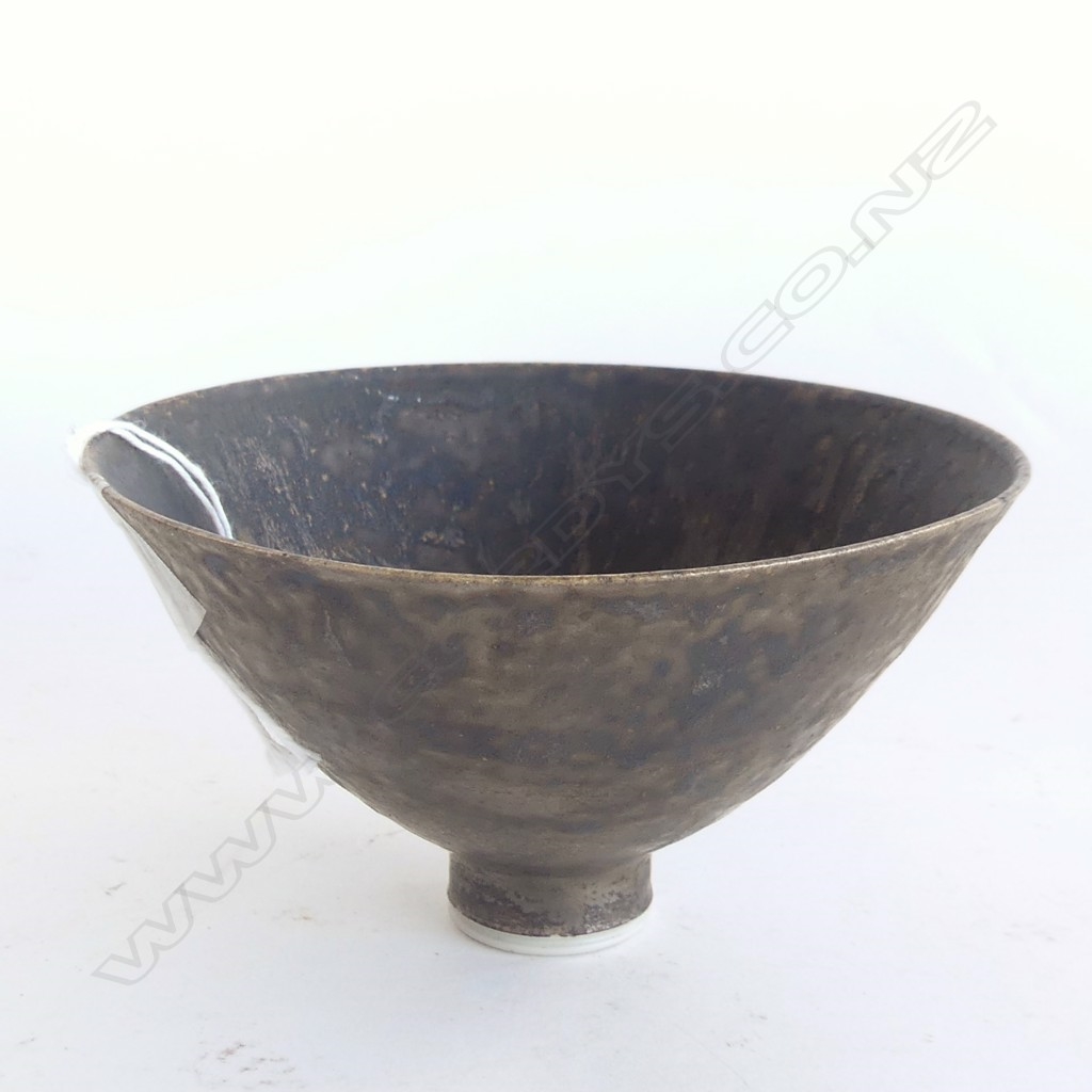 Lucie Rie | LUCIE RIE STYLE STUDIO POTTERY BOWL 125mm dia | MutualArt