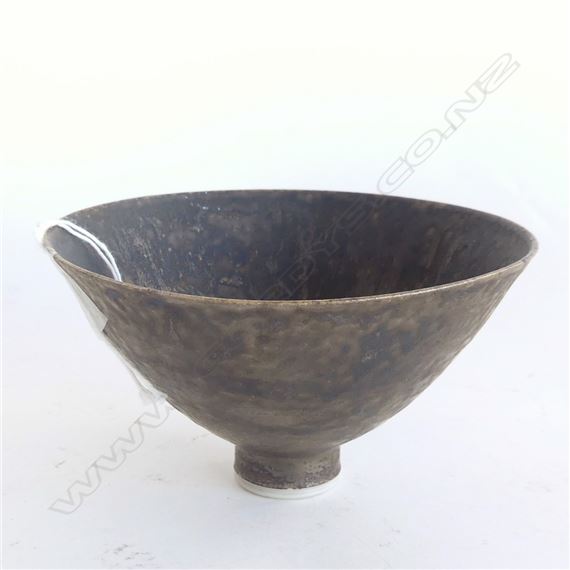 Lucie Rie | LUCIE RIE STYLE STUDIO POTTERY BOWL 125mm dia | MutualArt