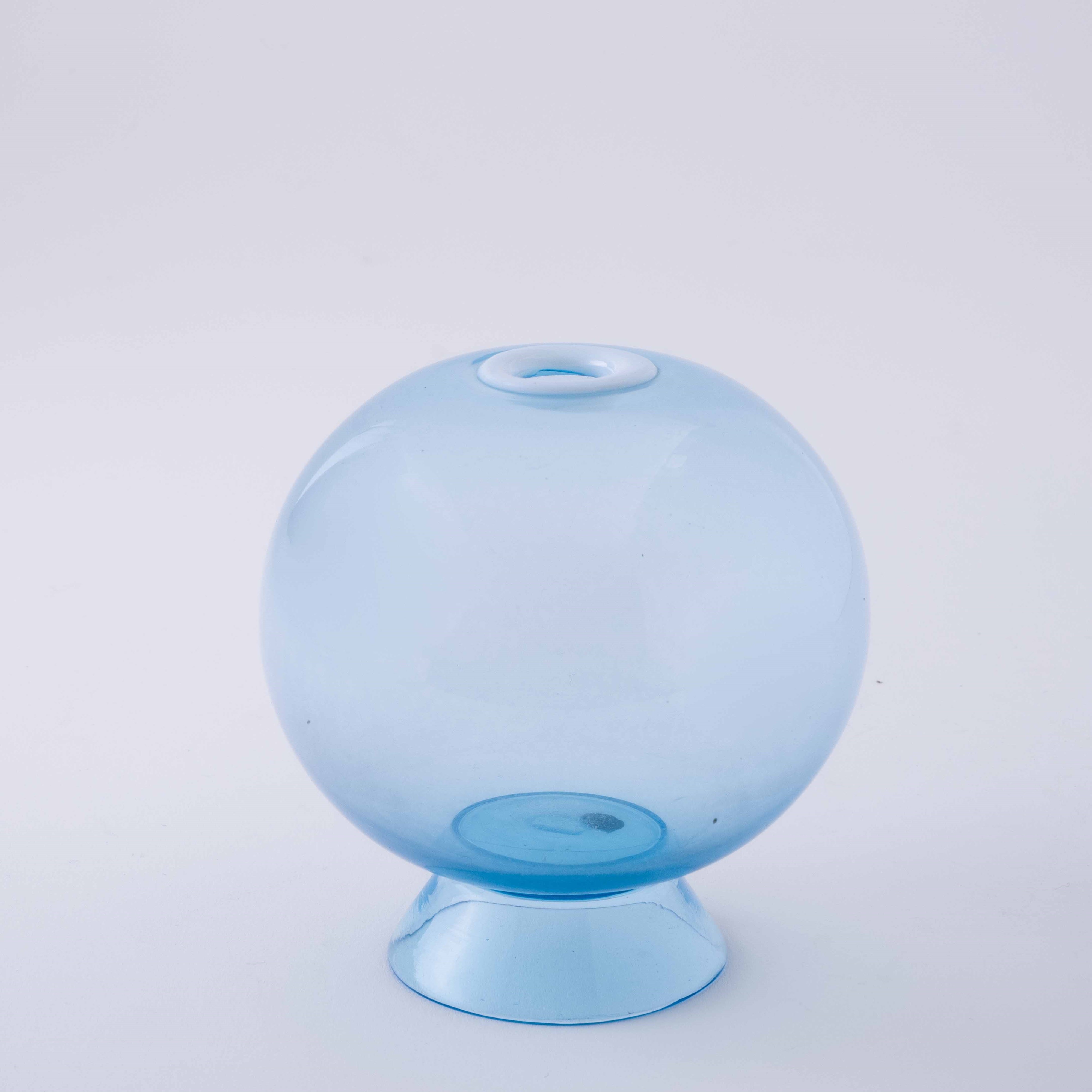 Carlo Scarpa | A blown glass spherical vase (1930) | MutualArt