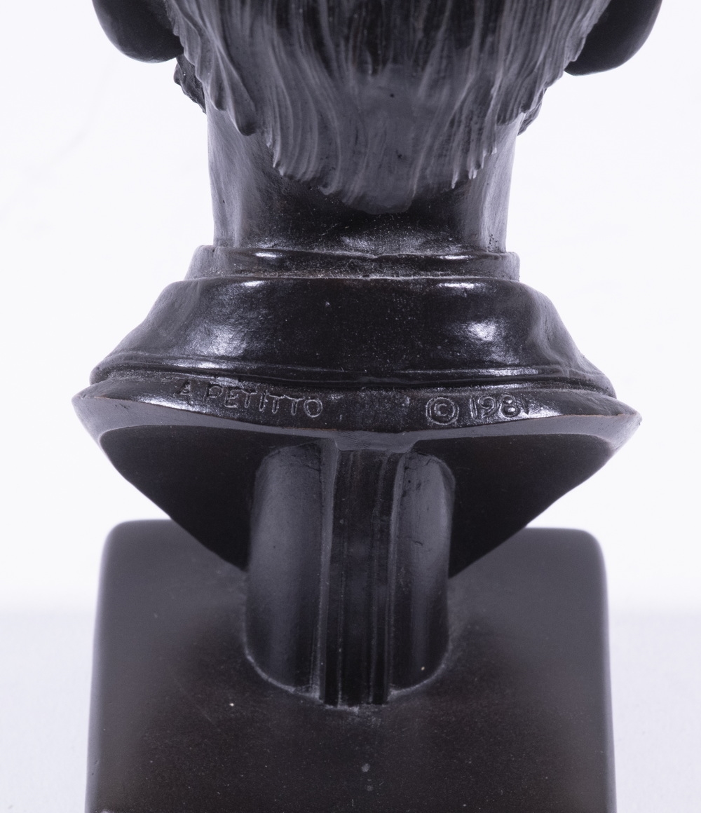 Albert Petitto | Vintage Paperweight depicting Abraham Lincoln (1981 ...