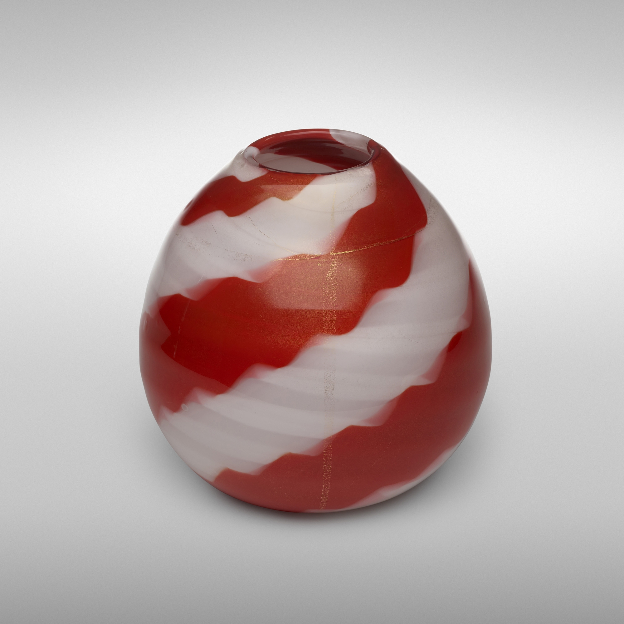 Archimede Seguso | Rare Zig-Zag vase (1951) | MutualArt