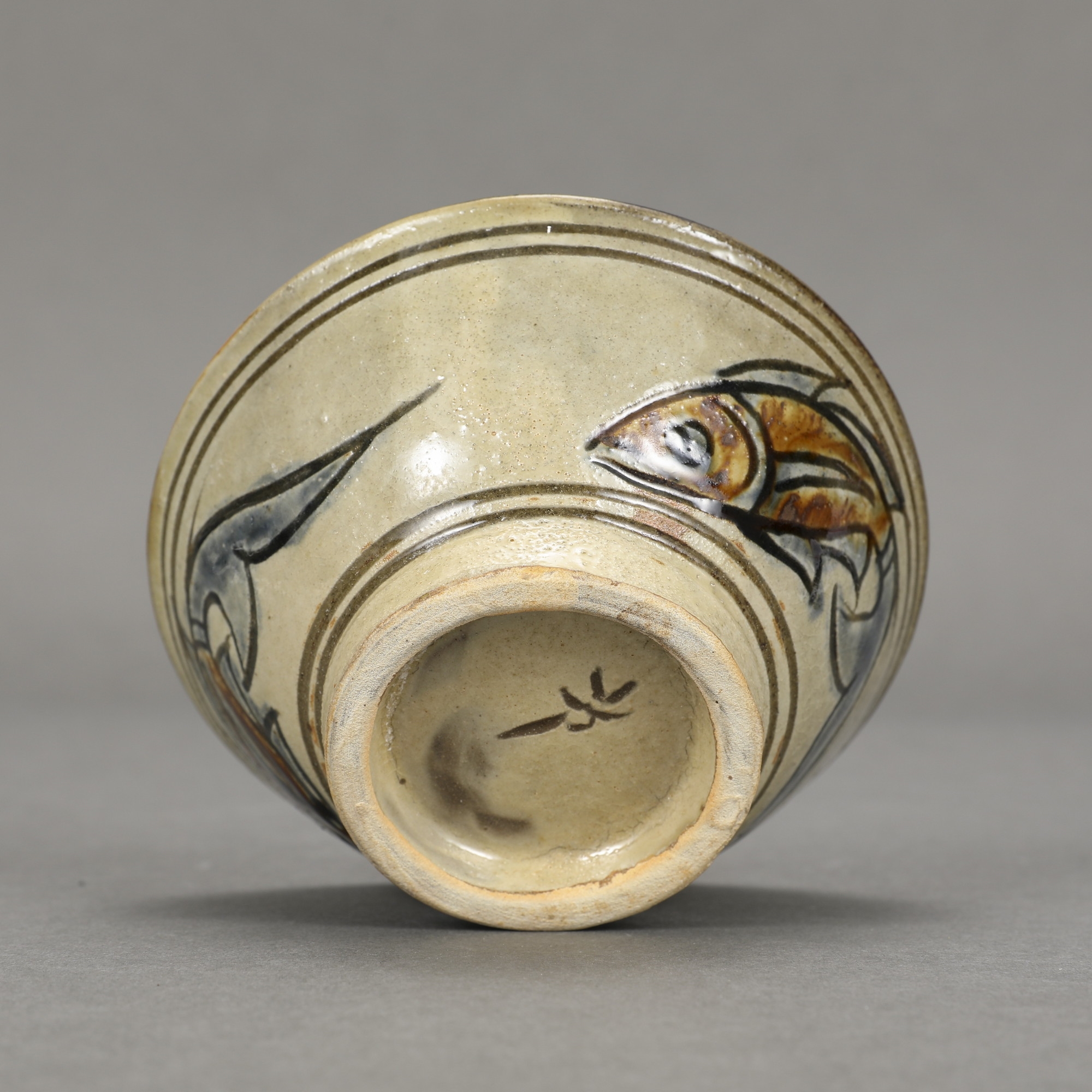 Jiro Kinjo | TSUBOYA WARE FISH CREST MAKAI | MutualArt