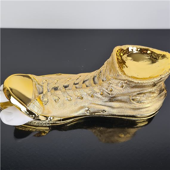 Santicri | Broken Shoes (2022) | MutualArt