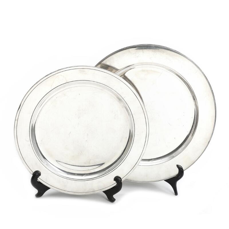Frantz Hingelberg | Two circular sterling silver dishes with profiled ...