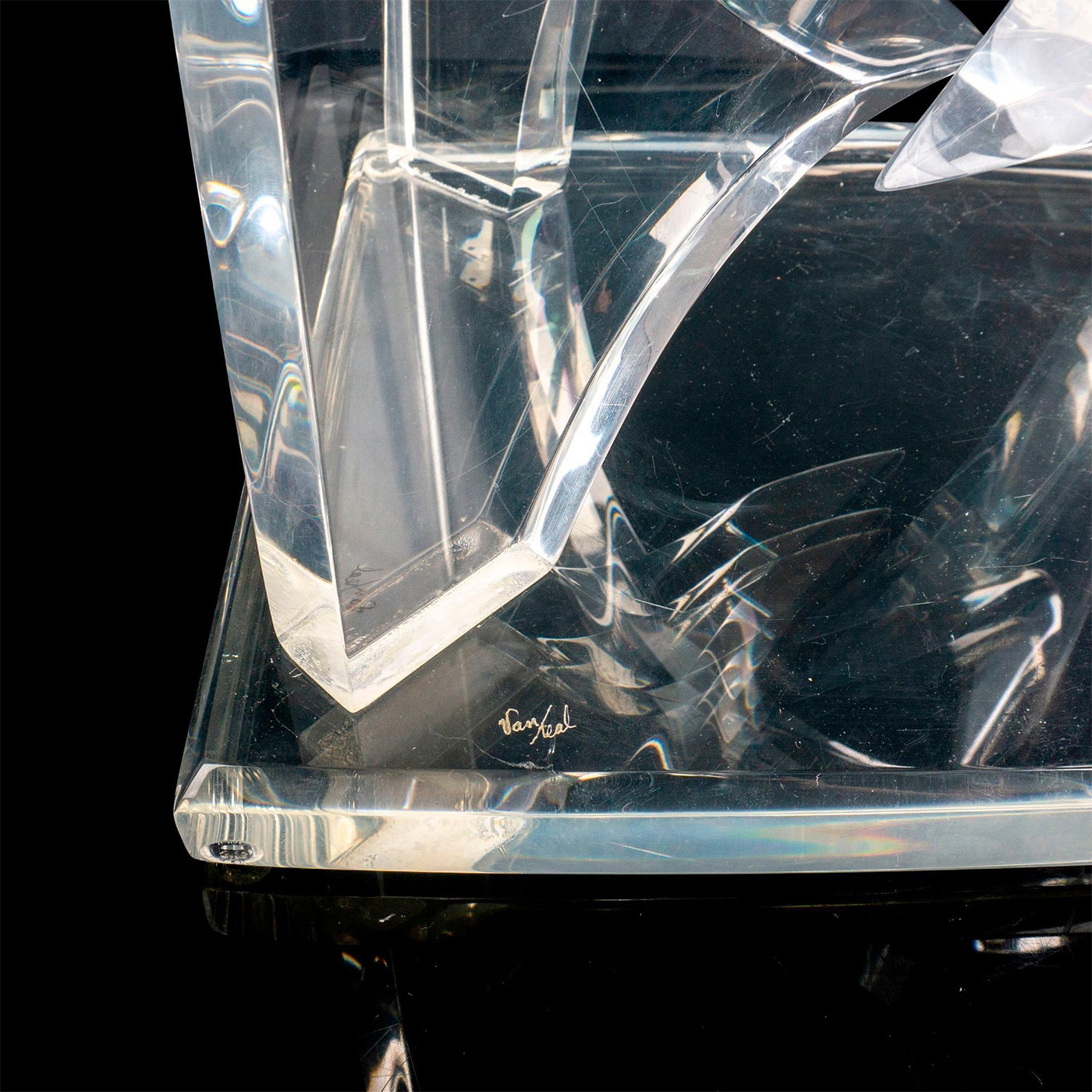 Hivo Van Teal | LUCITE SCULPTURE | MutualArt