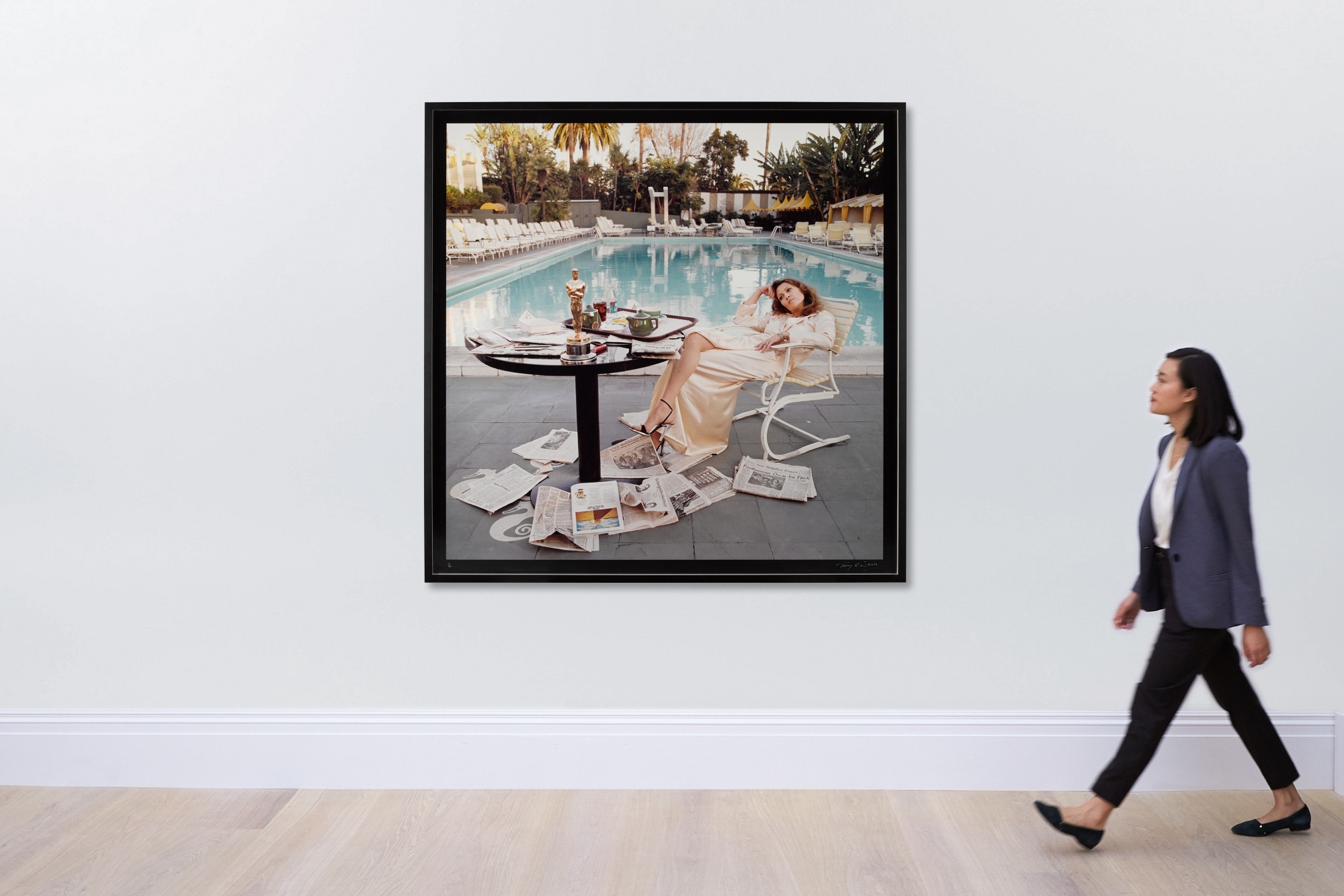 Terry O'Neill | Faye Dunaway at the Beverley Hills Hotel (1977) | MutualArt