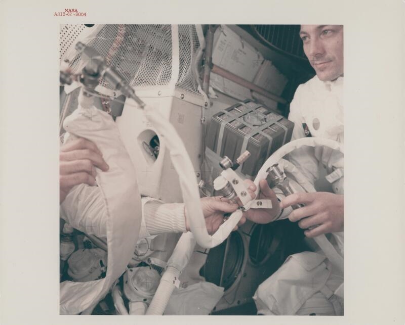 NASA | Apollo 13] The only photograph of the Apollo 13 crew saving ...