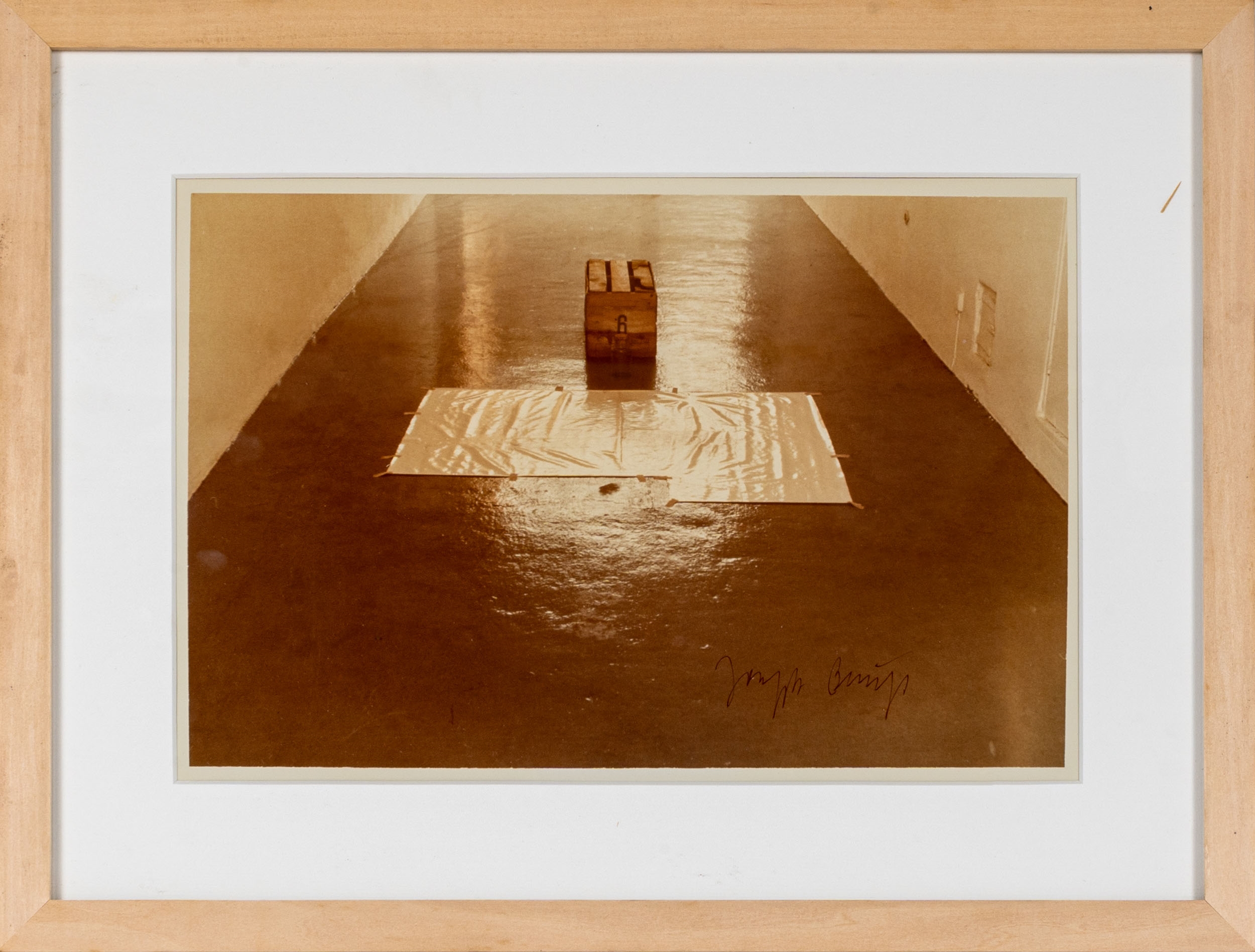 Joseph Beuys | Happening 24 STUNDEN - und in uns... unter uns... land ...