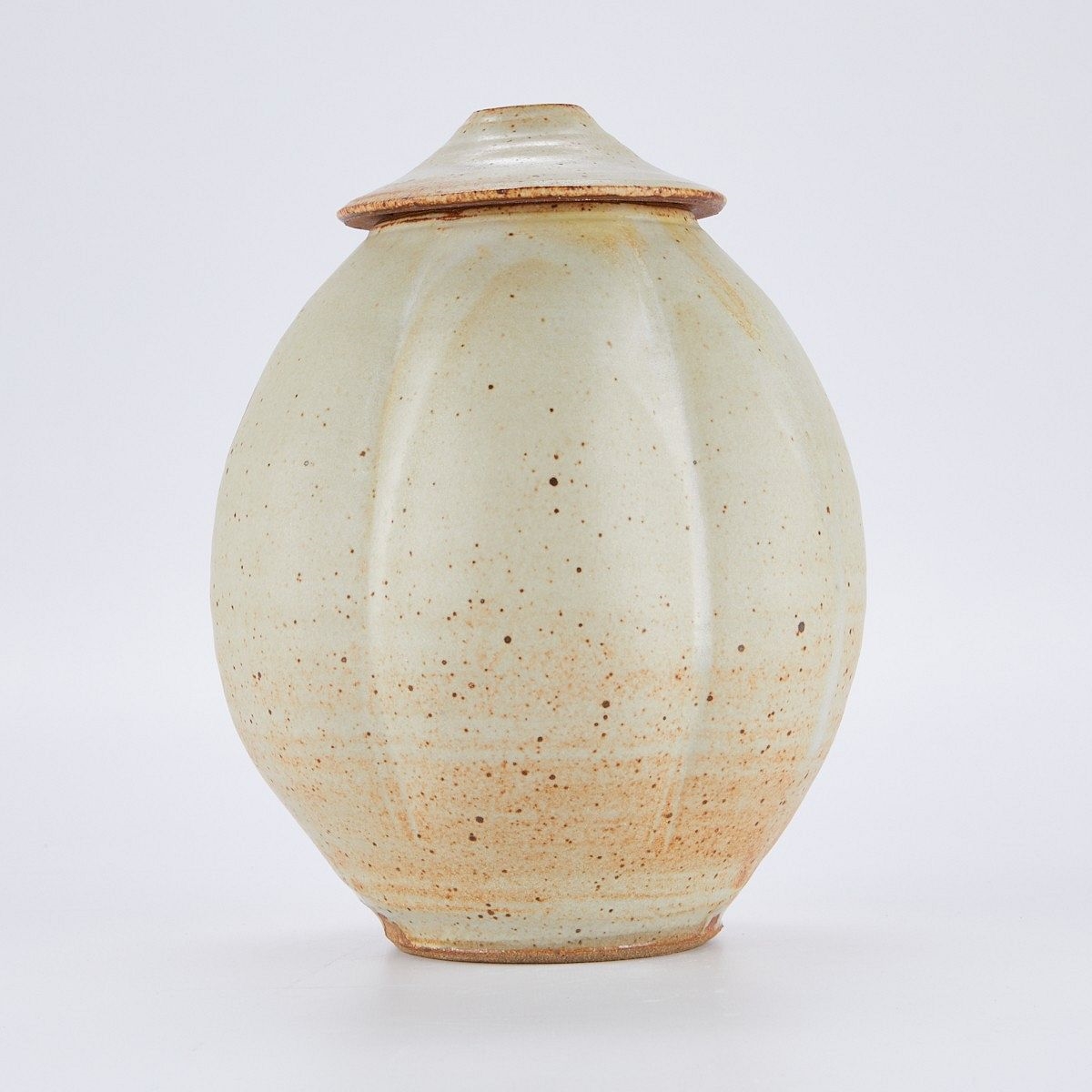 Warren MacKenzie | Studio pottery ceramic lobed vase with a lid | MutualArt