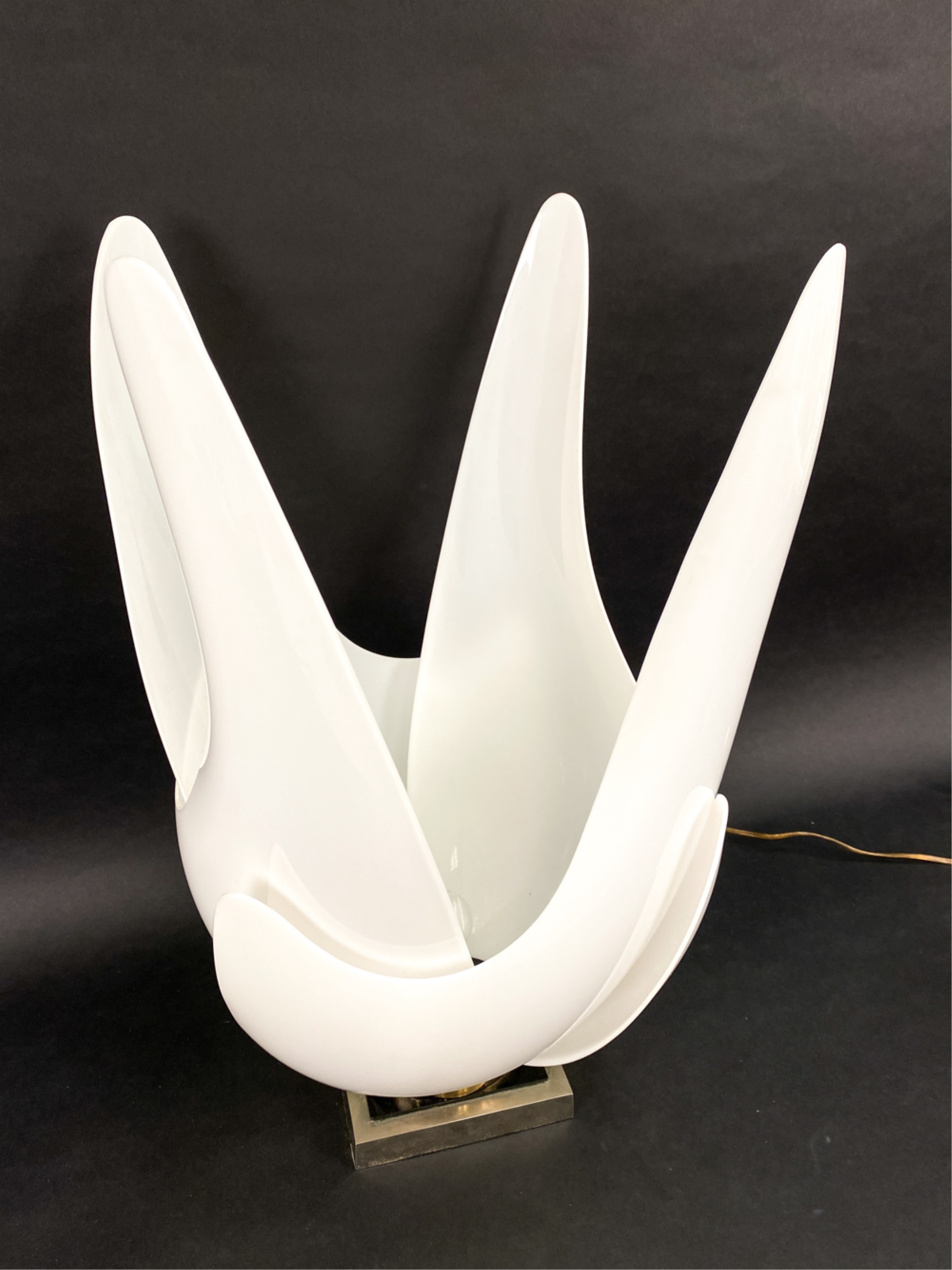 Roger Rougier | FLORIFORM TULIP TABLE LAMP (1970) | MutualArt