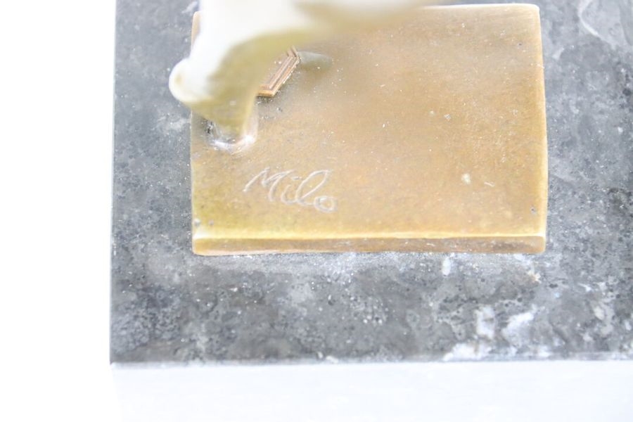 Milo Martin | Course de femme corpulente | MutualArt