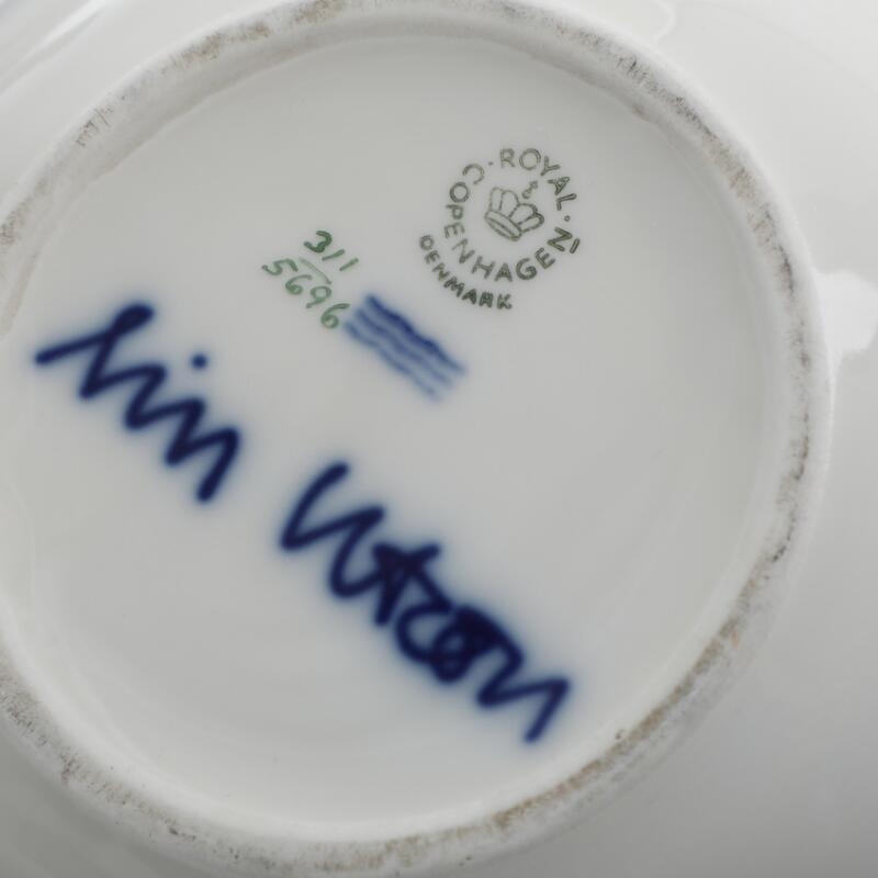 Lin Utzon | A cylindrical Royal Copenhagen vase | MutualArt