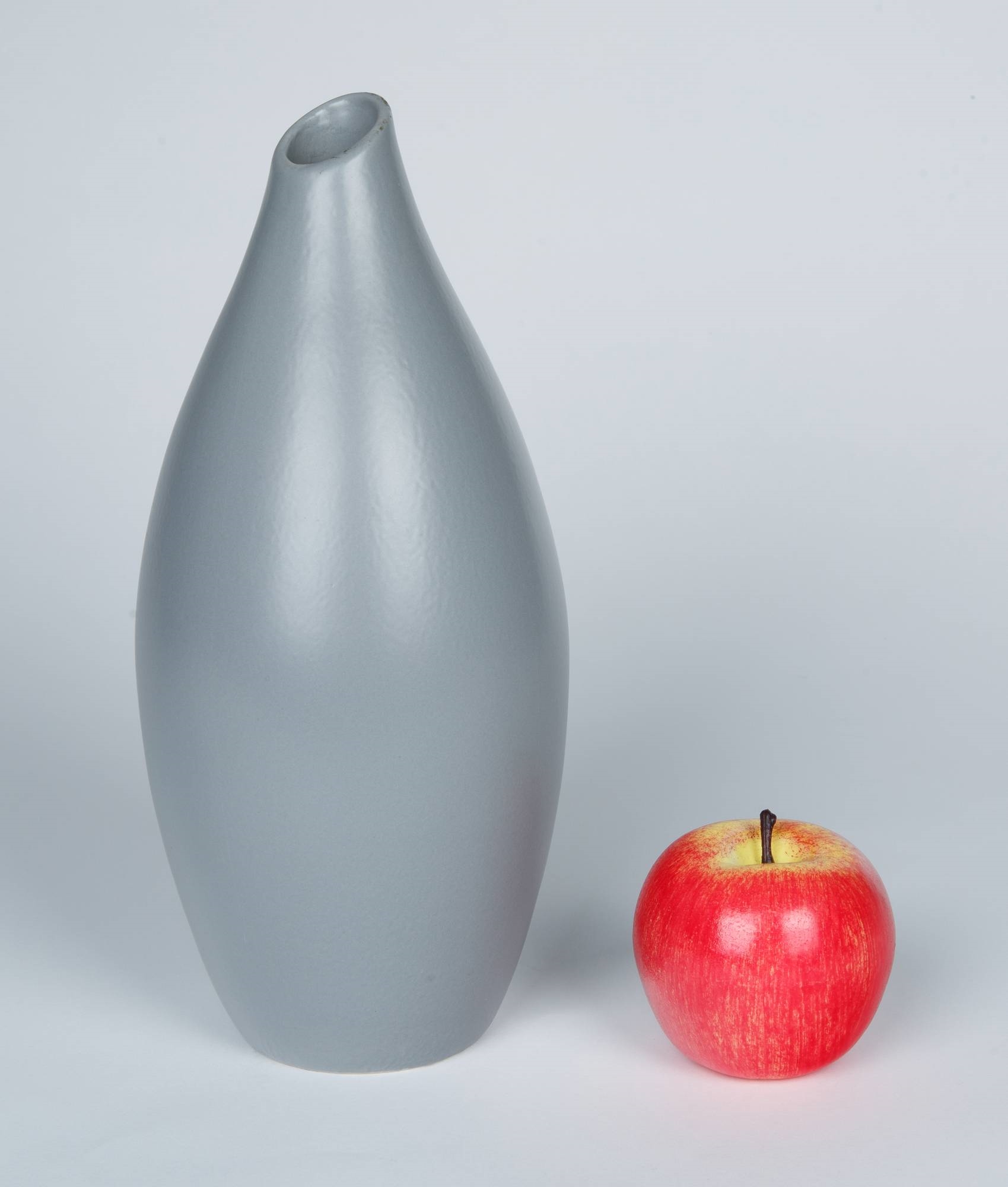 Toini Muona | Vase | MutualArt