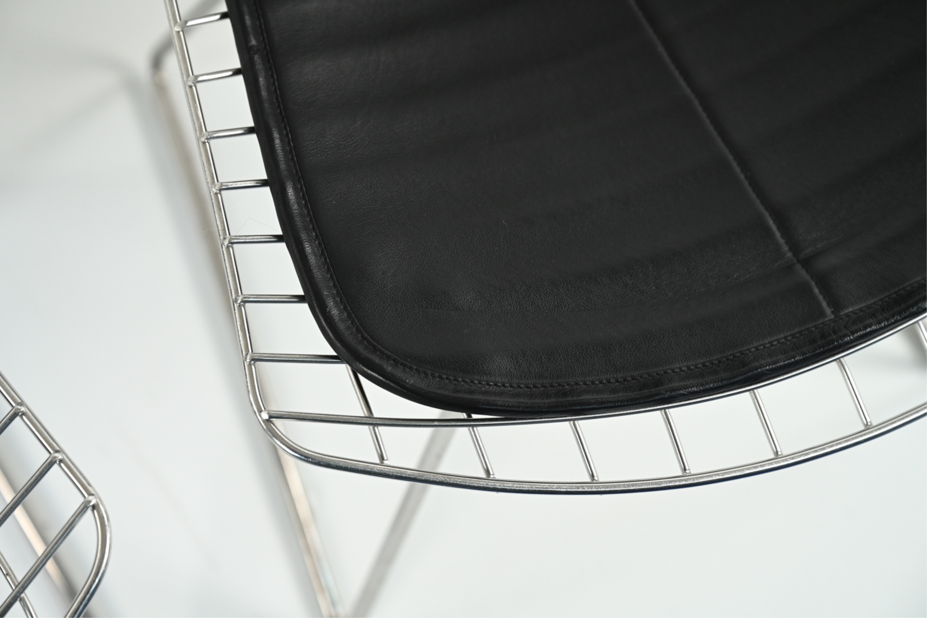 Harry Bertoia | (4) CONTEMPORARY BERTOIA-STYLE SIDE CHAIRS | MutualArt