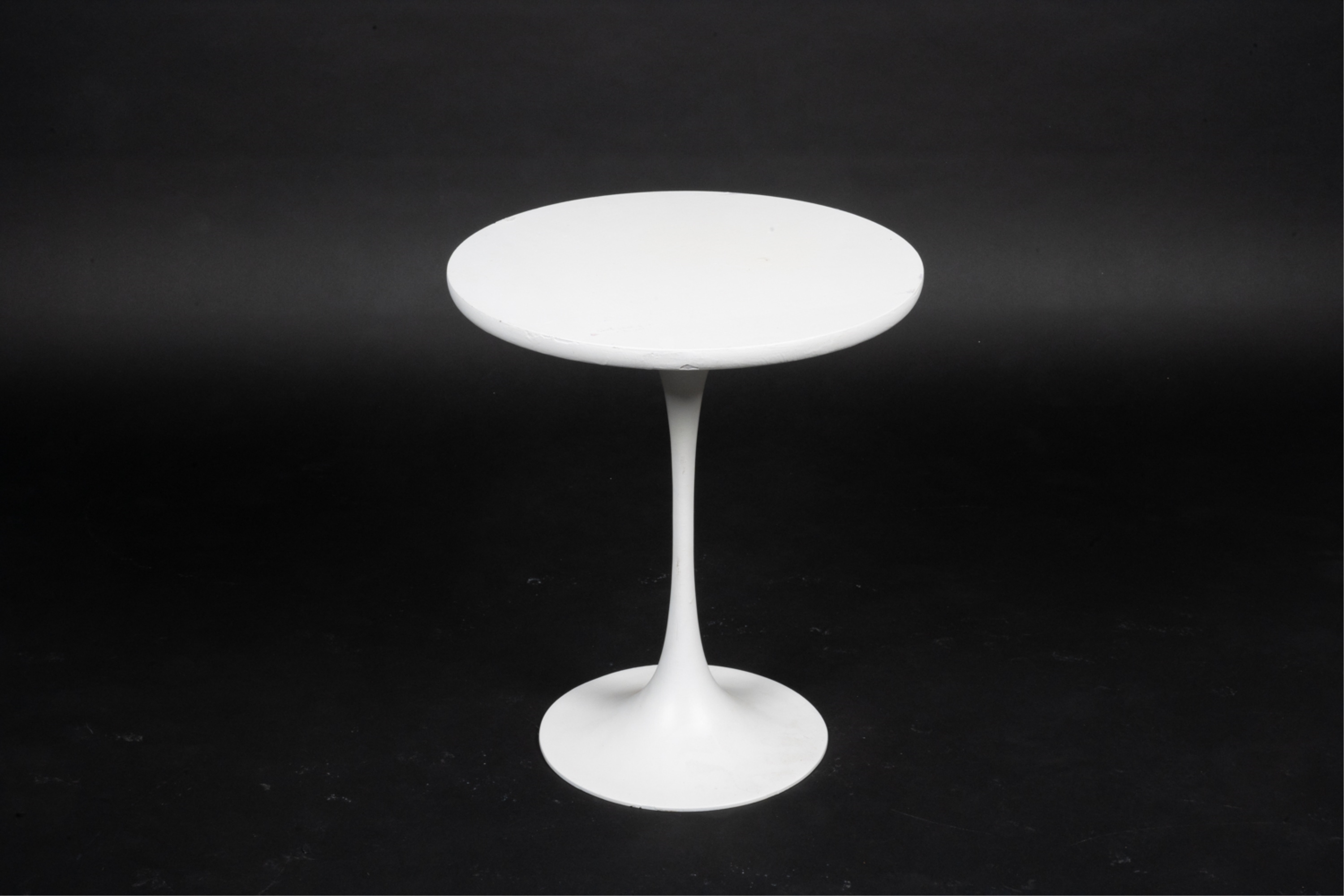 Eero Saarinen | TULIP END TABLE IN THE MANNER OF EERO SAARINEN | MutualArt