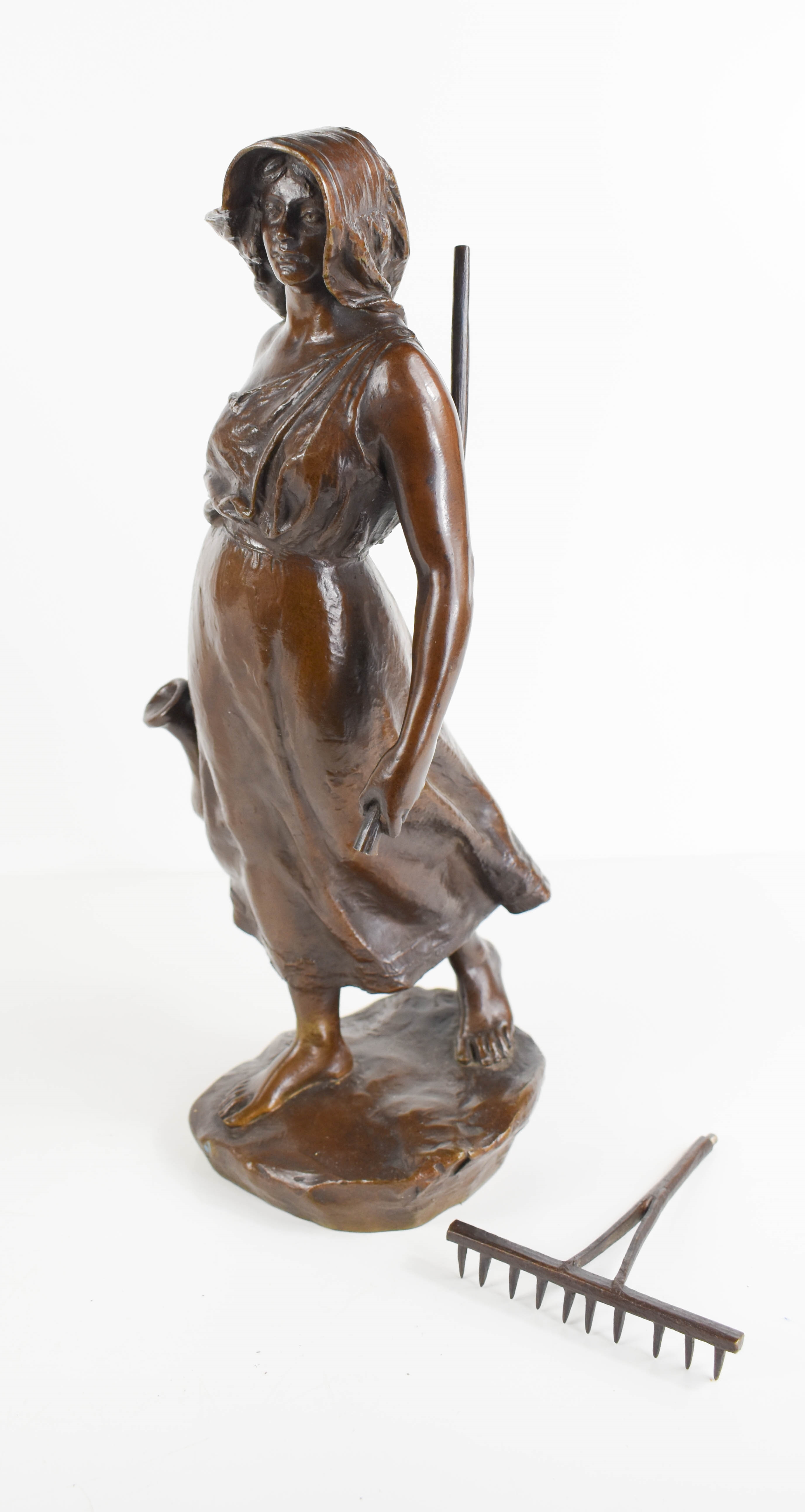 Benjamin Jacobus Davis | : female figure carrying ewer (1901) | MutualArt