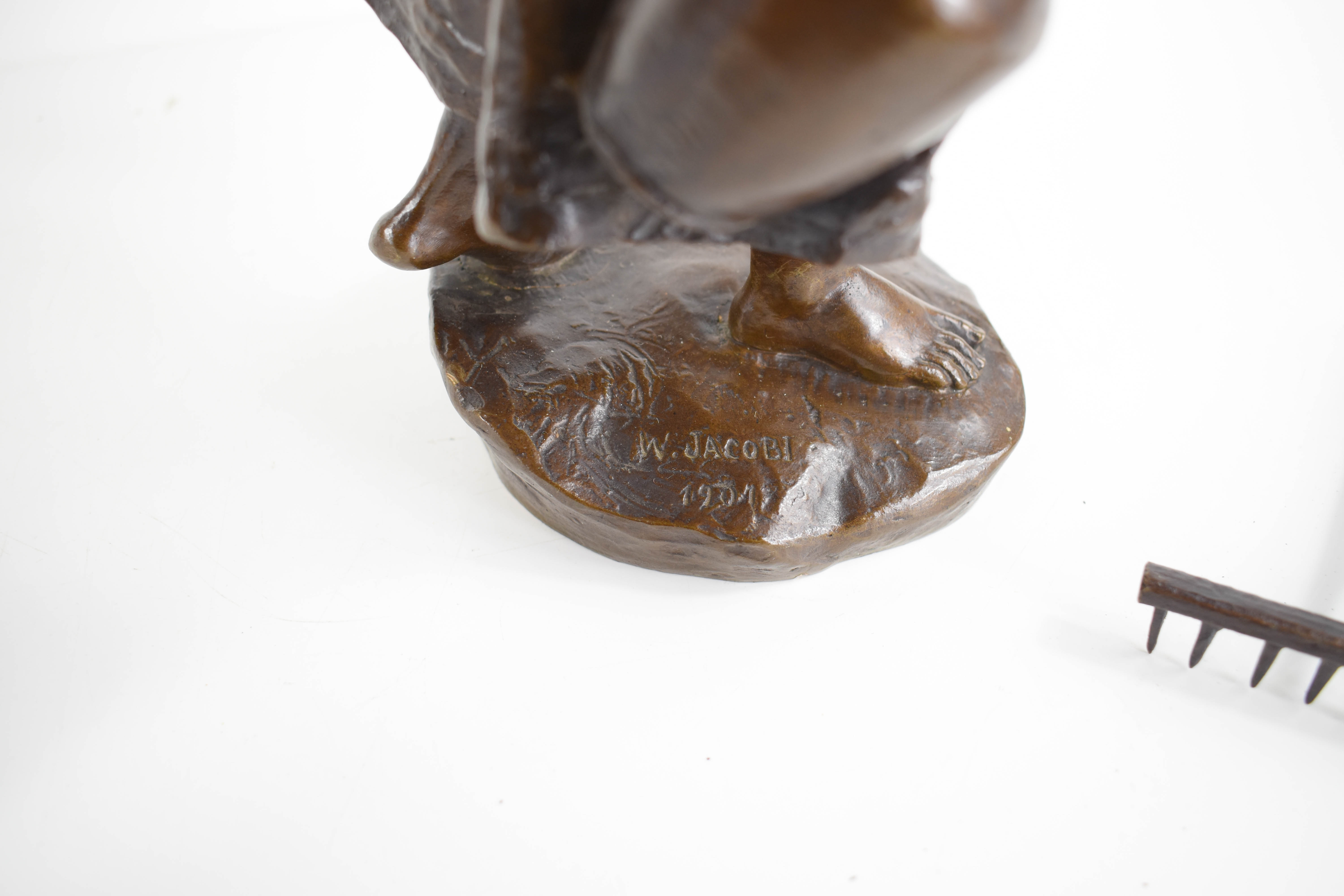 Benjamin Jacobus Davis | : female figure carrying ewer (1901) | MutualArt
