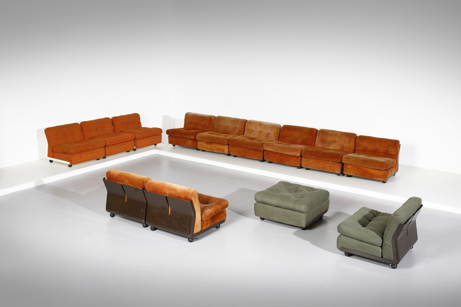 Mario Bellini | Twelve Amanta armchairs for B&B (1973) | MutualArt