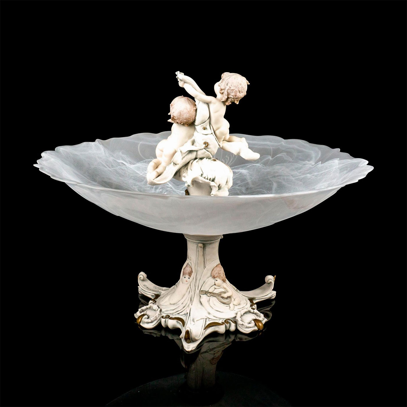 Giuseppe Armani | Capodimonte Giuseppe Armani Large Centerpiece ...