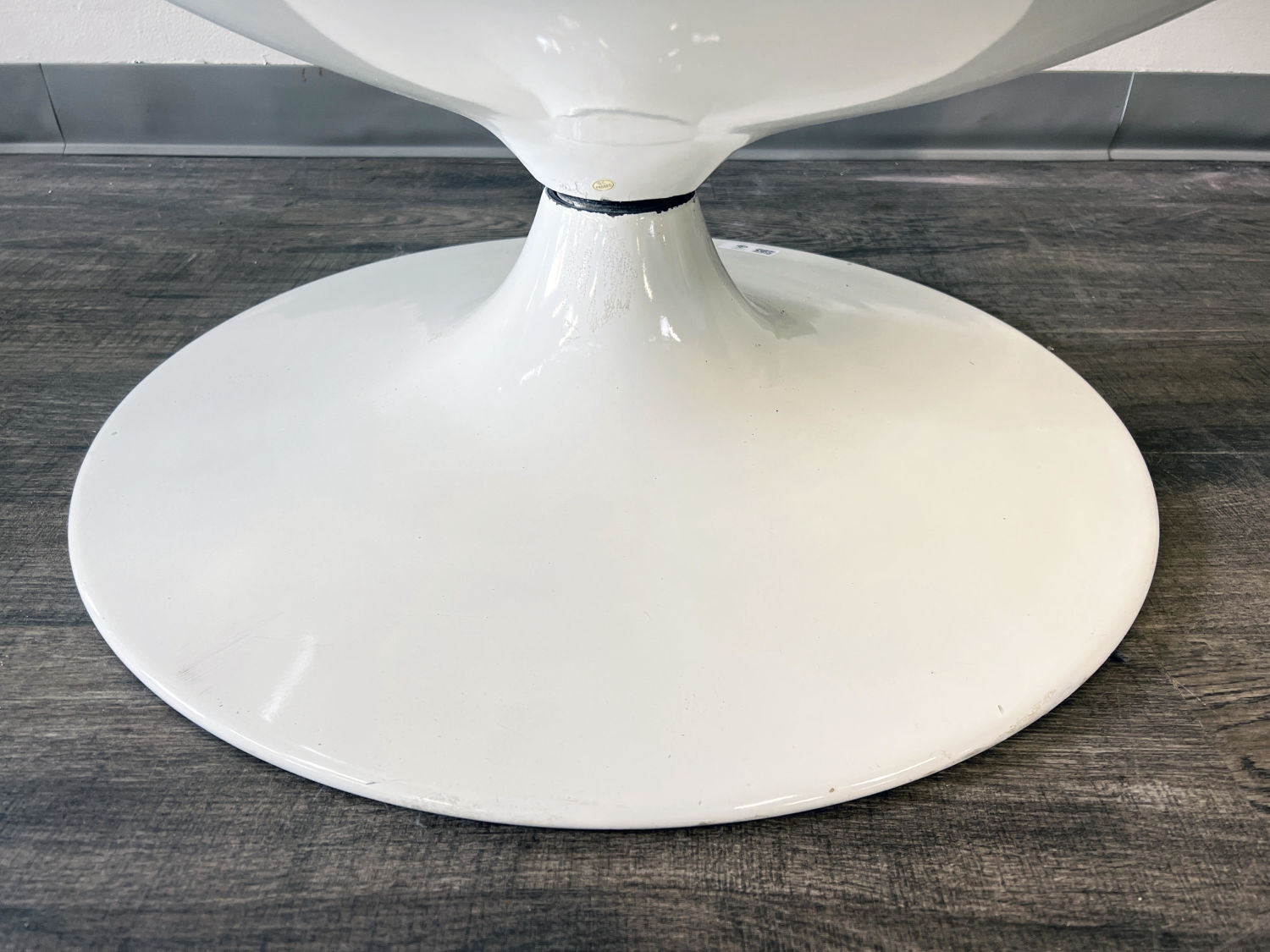 Eero Aarnio | MCM EERO AARNIO STYLE BALL CHAIR | MutualArt