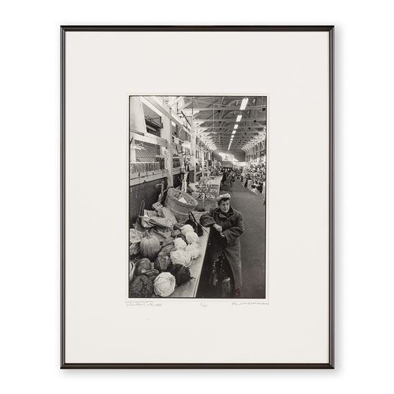 Ian MacEachern | Lady in the Market (1965) | MutualArt