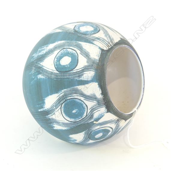 Howard Williams | HOWARD WILLIAMS POTTERY SALT PIG | MutualArt
