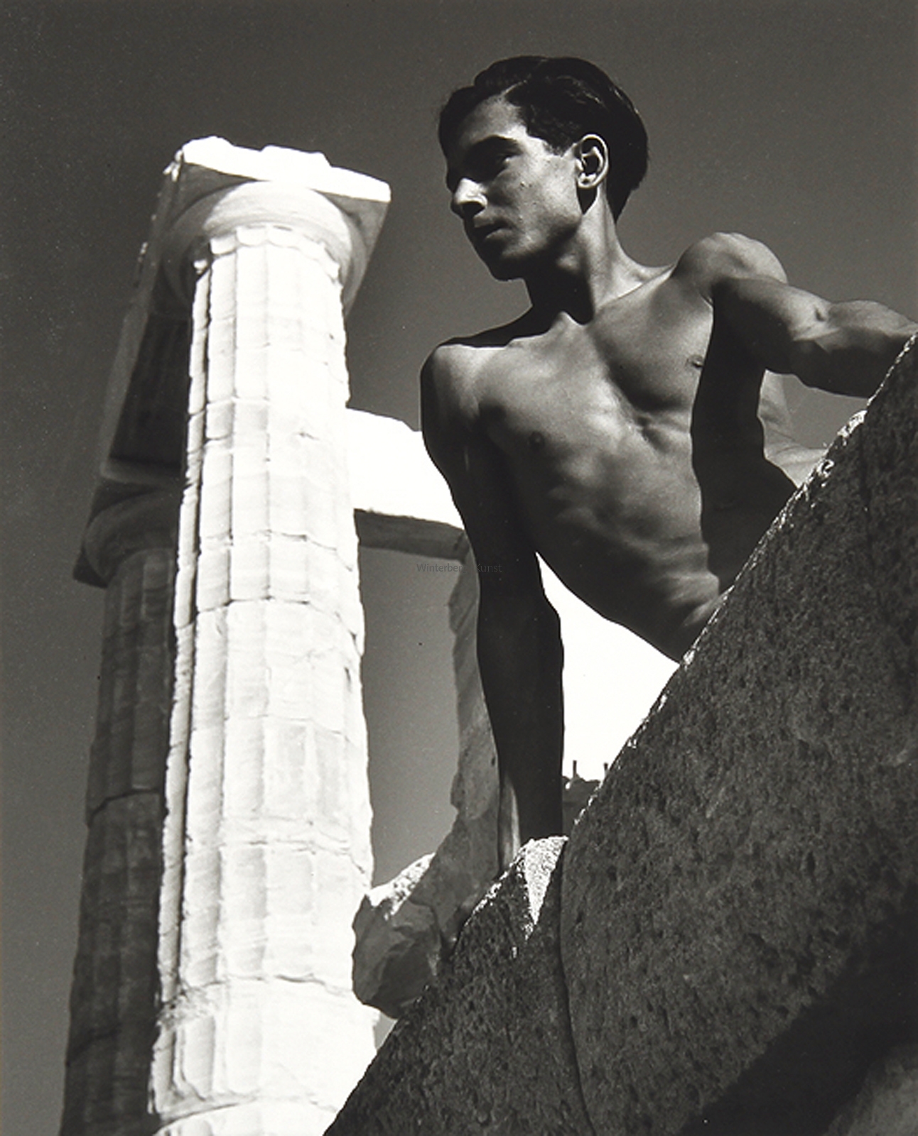 Herbert List | „Unter dem Poseidontempel/Sunion 1937“. (1937) | MutualArt