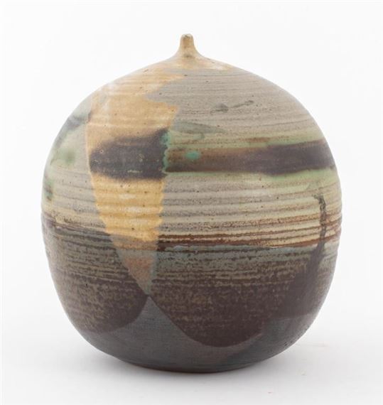 Toshiko Takaezu | Toshiko Takaezu Ceramic Closed Form with Rattle ...