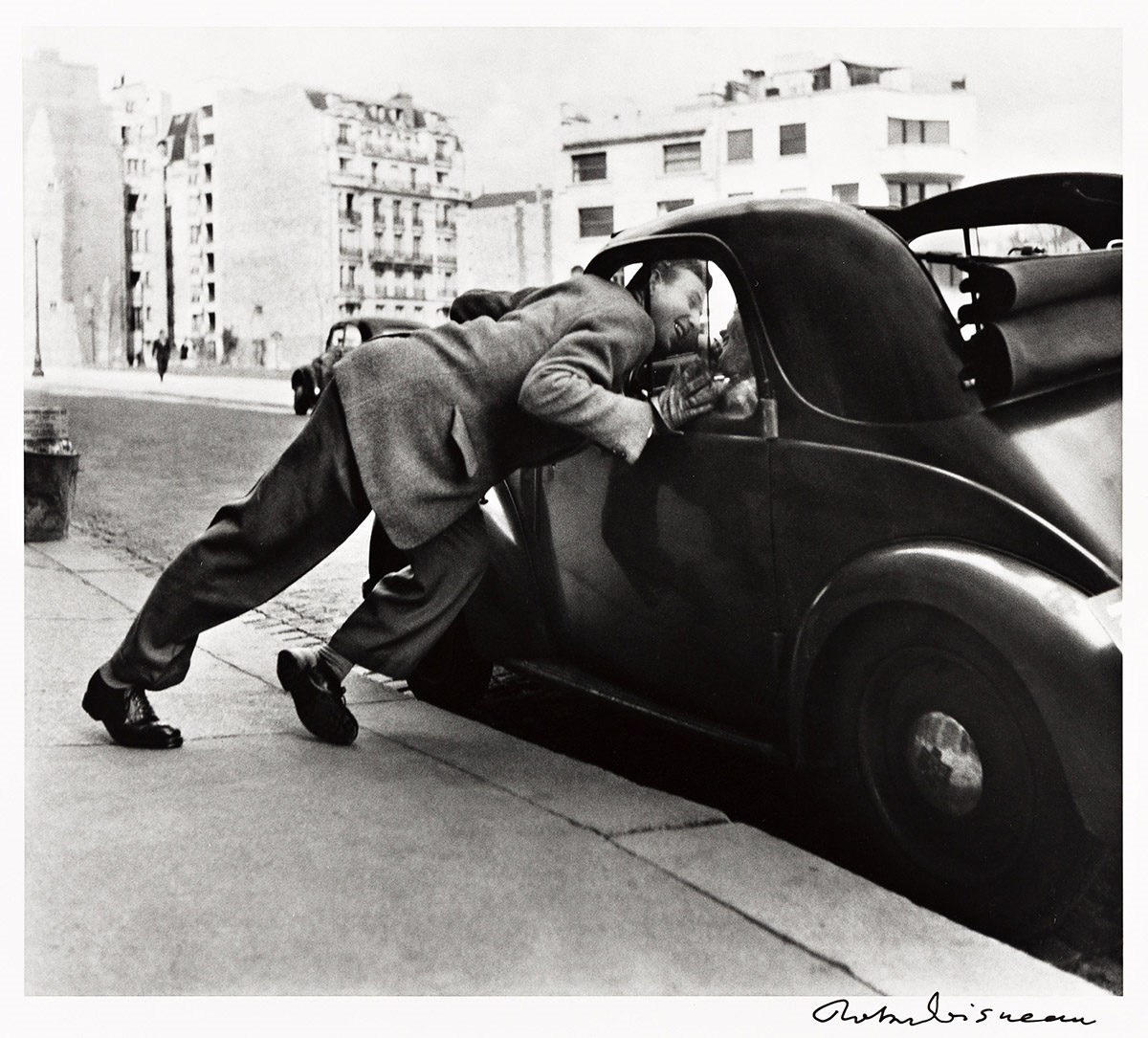 Robert Doisneau | ROBERT DOISNEAU (1912-1994) Courtoisie and Simca 5 ...