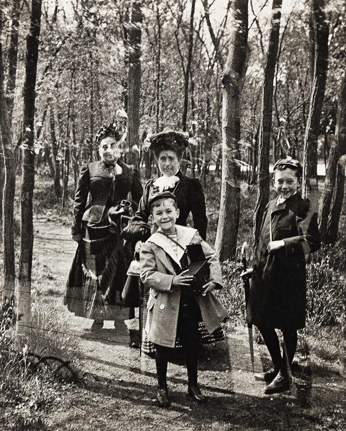 Jacques-Henri Lartigue | Portrait of a family outing with young ...