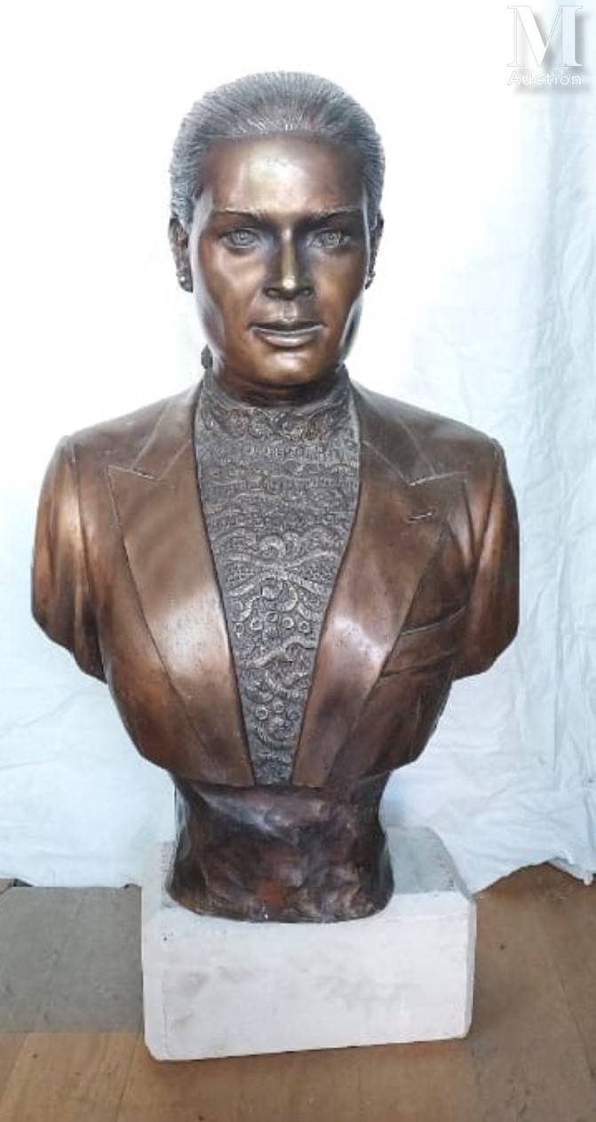 Christian Maas | Buste de femme | MutualArt