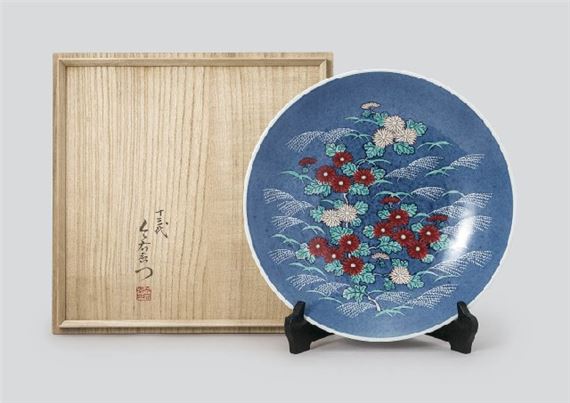 Imaizumi Imaemon | Iro-nabeshima plate with design of chrysanthemum and ...
