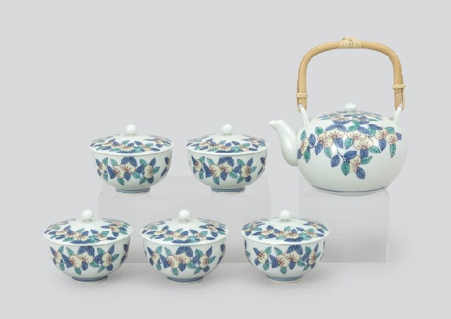 Imaizumi Imaemon | Iro-nabeshima teapot and cup with design of orange ...