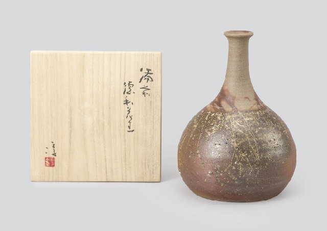 Jun Isezaki | BIZEN POT WITH LITTLE HANDLES, BIZEN KAKUHANAIKE VASE ...