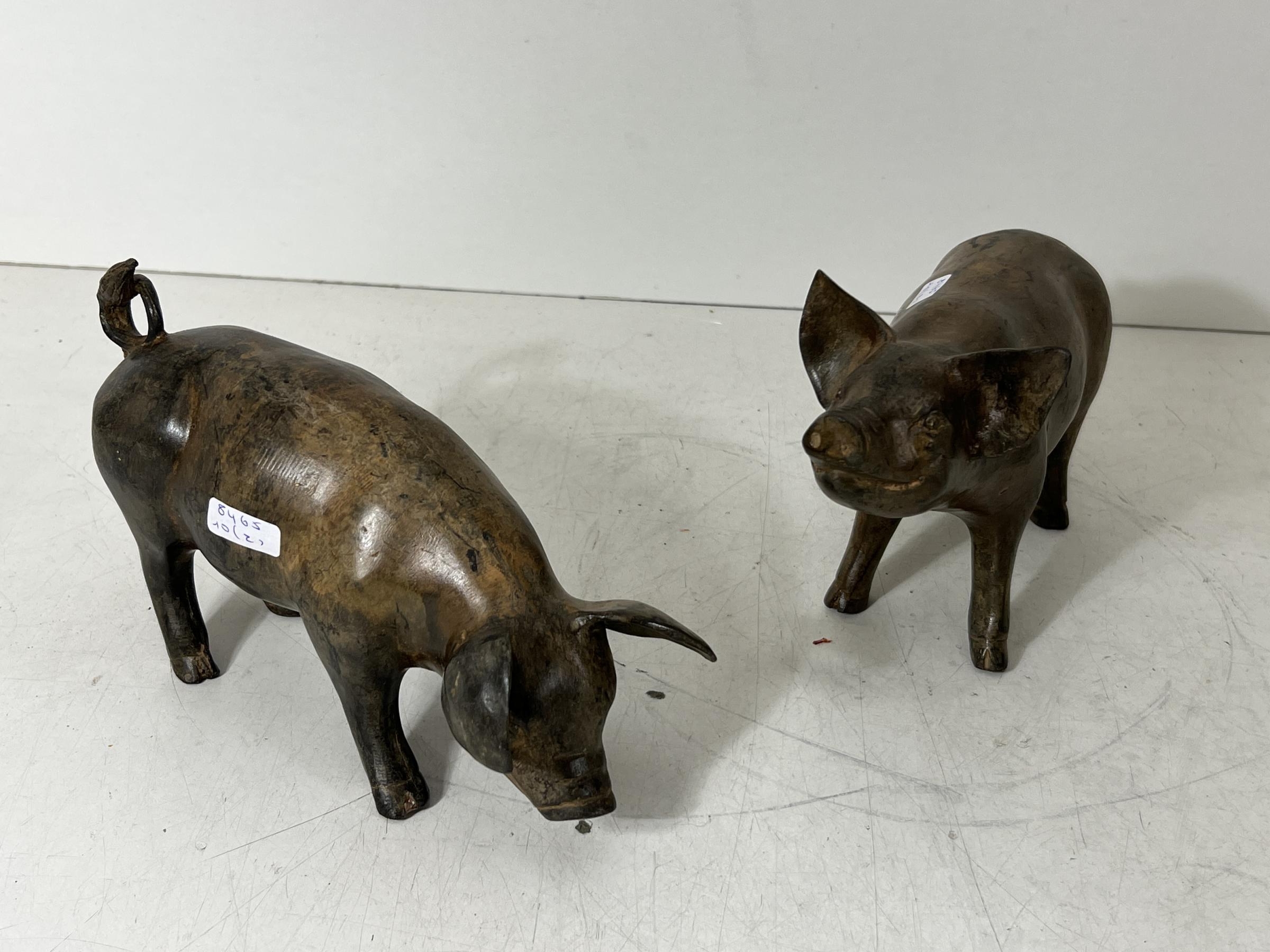 Pierre Chenet | Paire de cochons | MutualArt