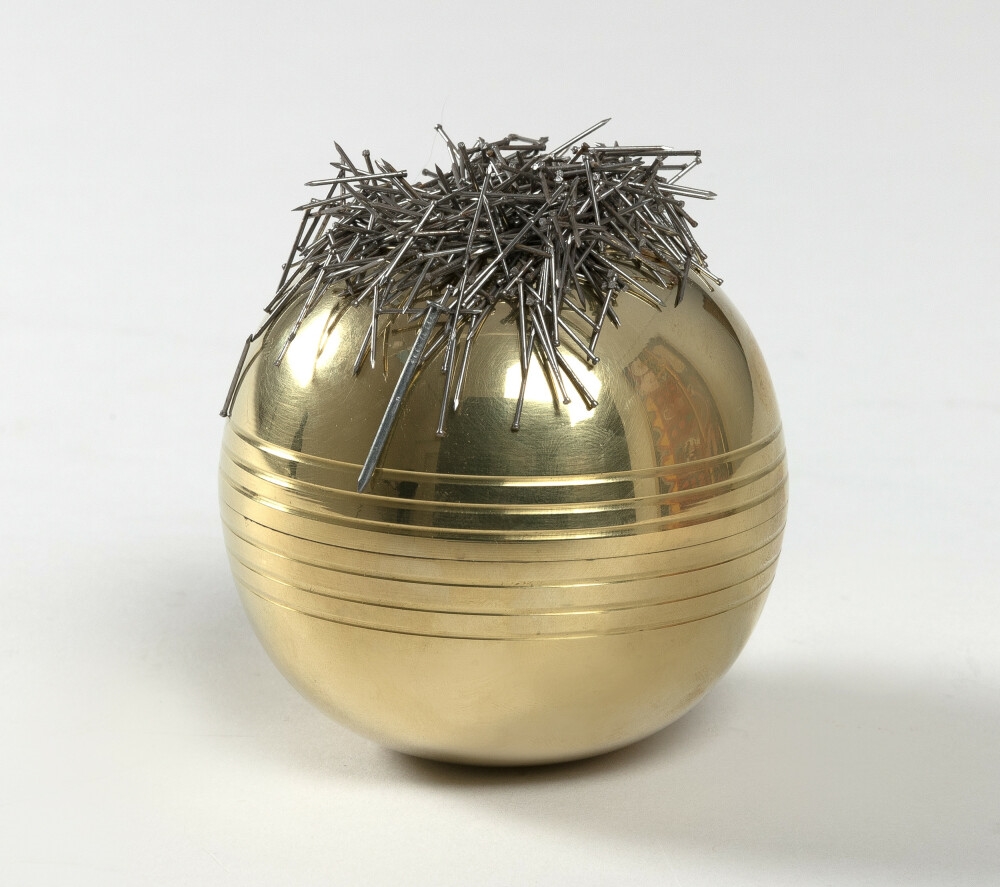 Vassiliakis Takis | Boule magnetique | MutualArt