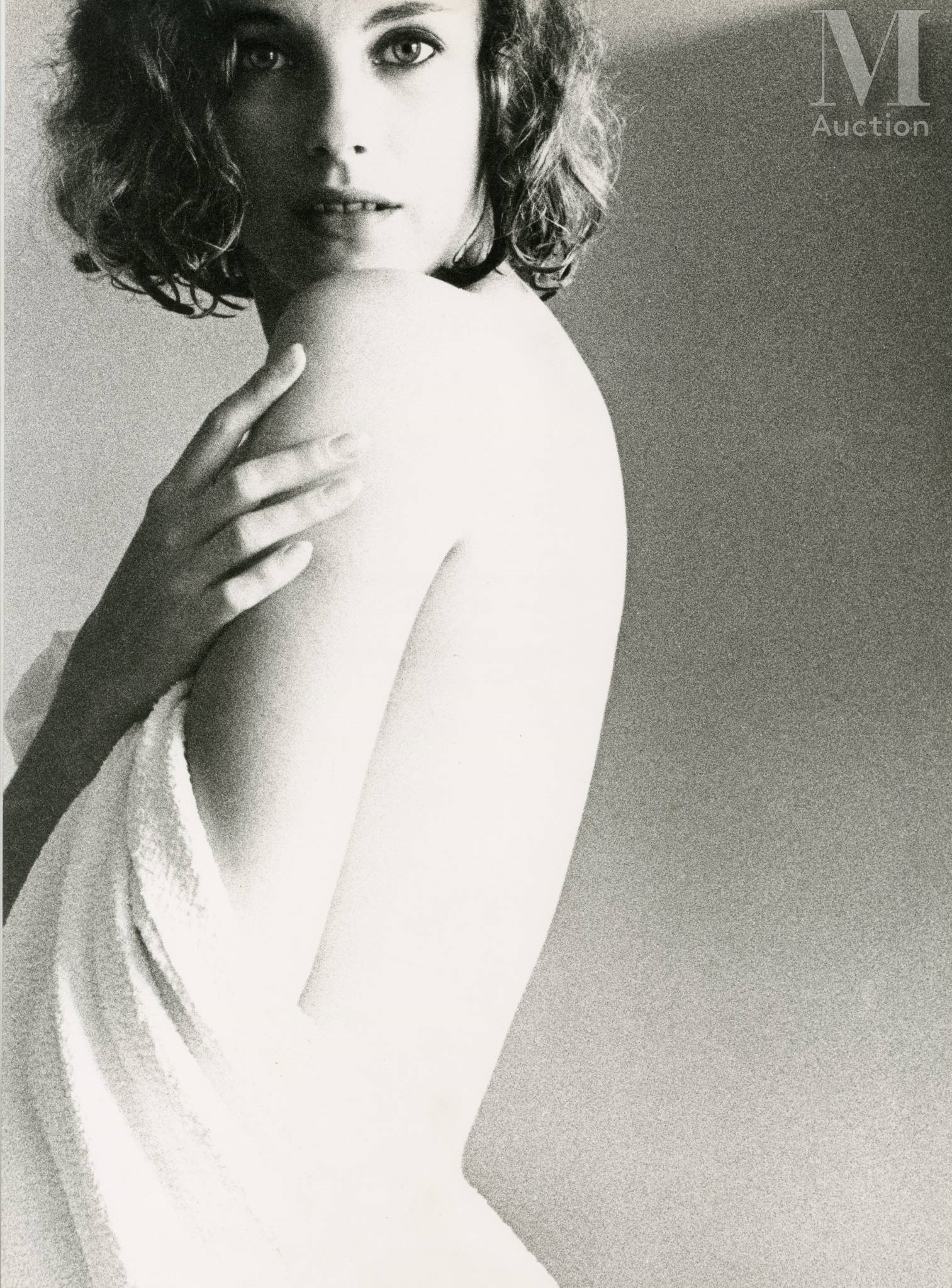 Jean-Pierre Ronzel | Etude de nu au drap de bain (Circa 1960) | MutualArt