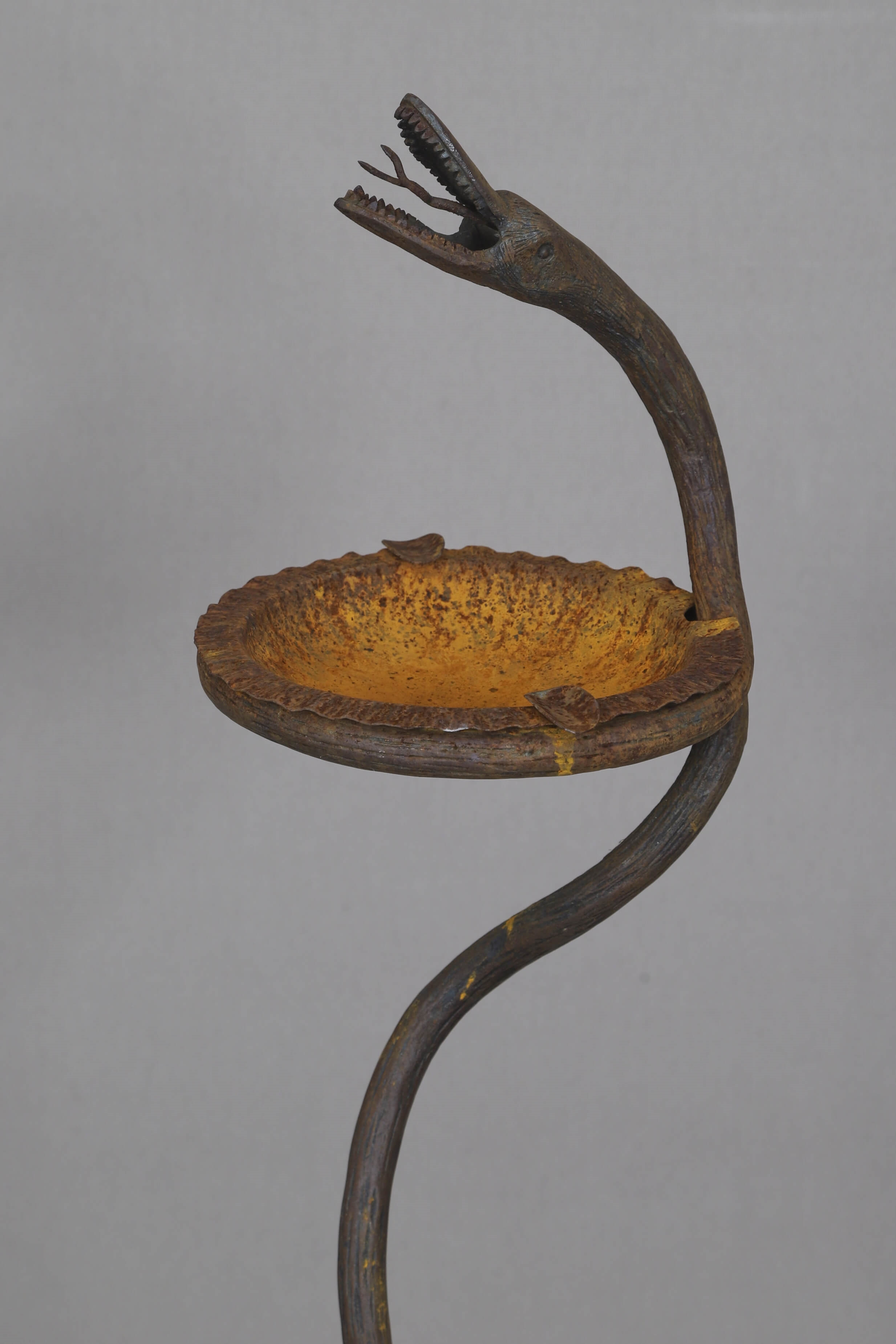 Samuel Yellin | Cendrier serpent | MutualArt