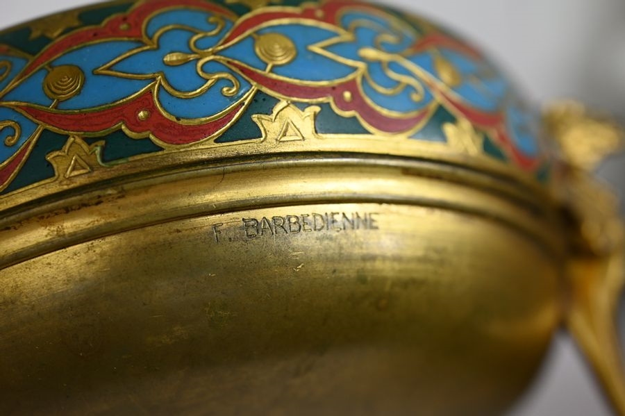 Ferdinand Barbedienne | Pieds à décor de têtes de boucs | MutualArt