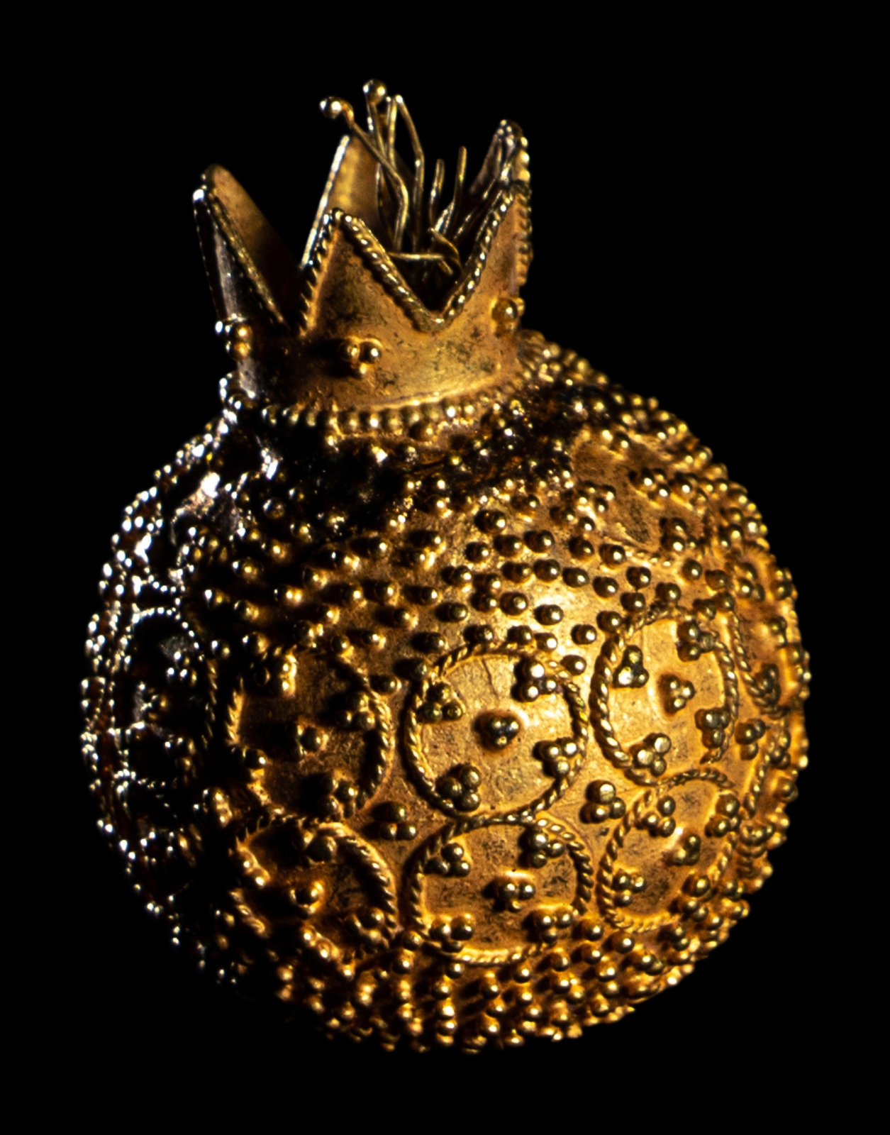 Roman School, 1st Century | A Greco-Roman Gold Pomegranate | MutualArt