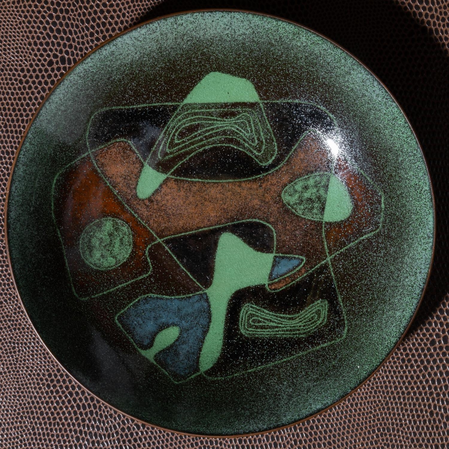 Ellamarie & Jackson Woolley | Plates | MutualArt