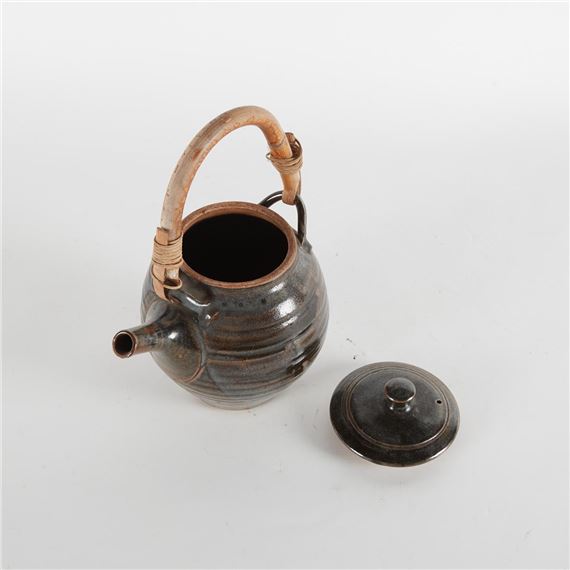 Peter Stichbury | A Large Peter Stichbury Teapot | MutualArt