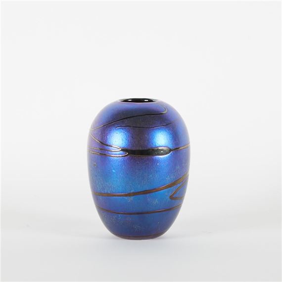 Garry Nash | A Garry Nash Iridescent Signed Glass Vase | MutualArt