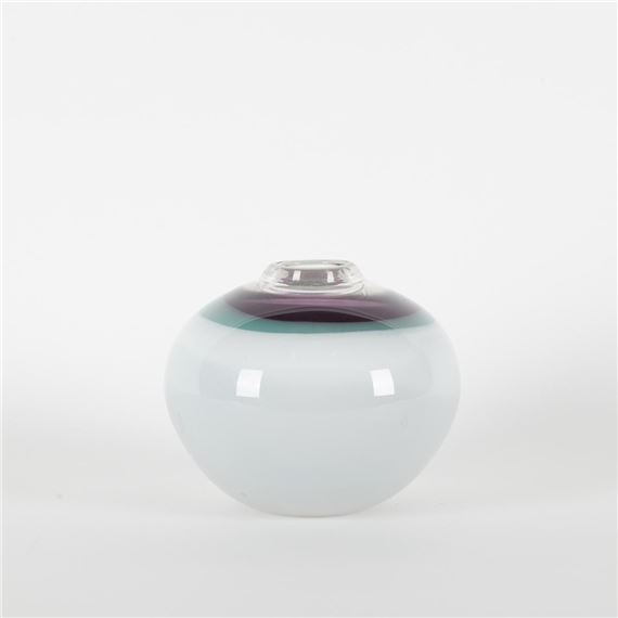 Garry Nash | A Garry Nash Spherical Vase | MutualArt