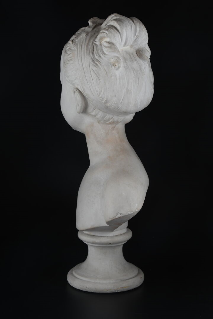 Jean-Antoine Houdon | Buste de fillette Louise Brogniart | MutualArt