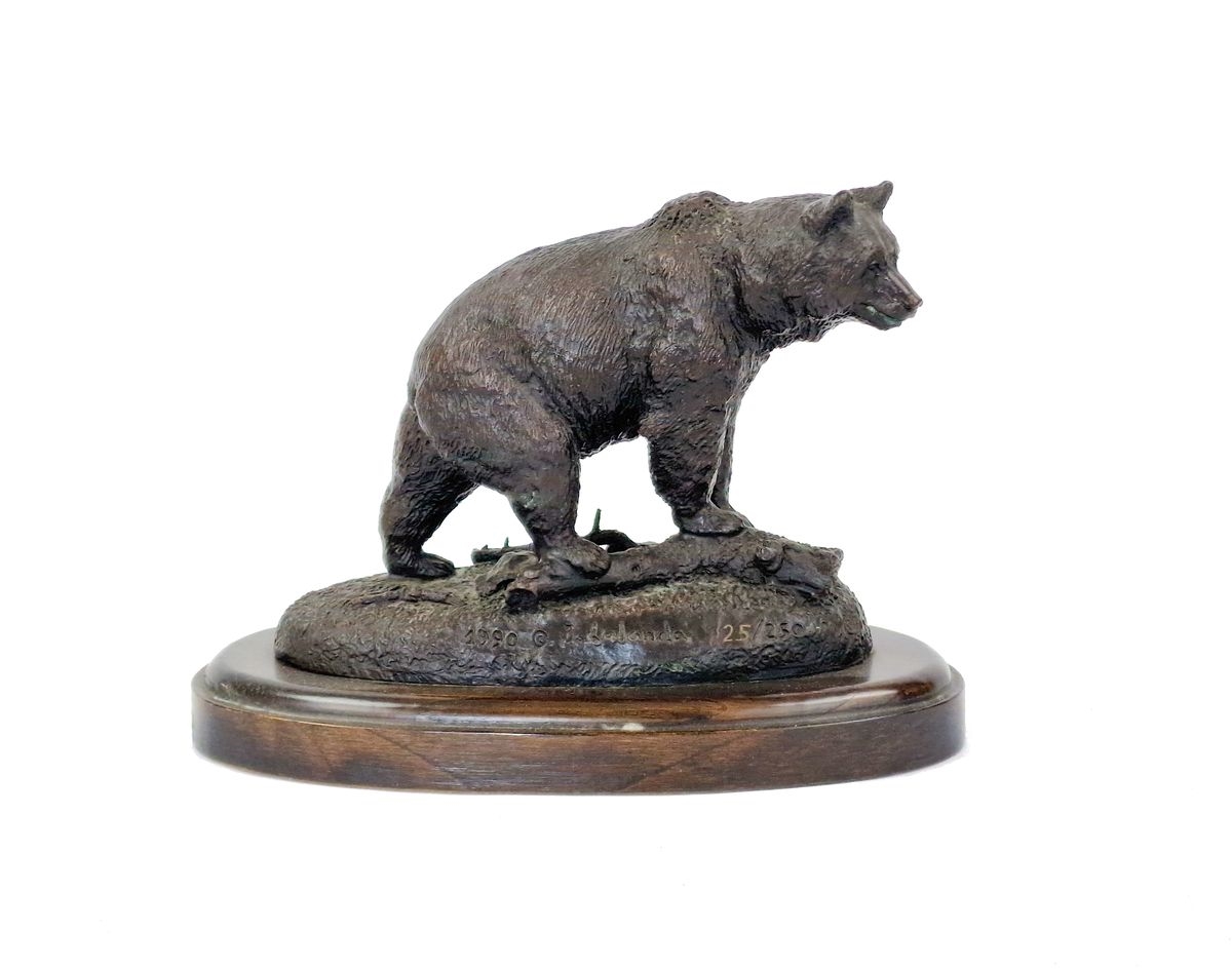 Josechu Lalanda | L’Ours sur une base rocheuse | MutualArt